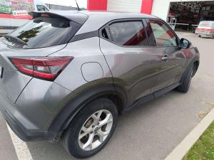 Grey Nissan Juke 2021 in Kaunas, with an engine capacity of 1.00 L and mileage of 57 thousand km for 12300 €, photo 4 on AUTOMOTO.COM.LV