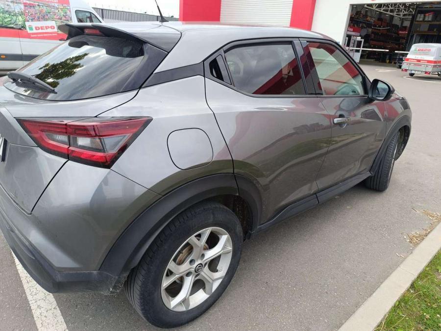 Grey Nissan Juke 2021 in Kaunas, with an engine capacity of 1.00 L and mileage of 57 thousand km for 12300 €, photo 4 on AUTOMOTO.COM.LV