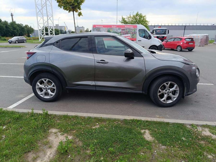 Grey Nissan Juke 2021 in Kaunas, with an engine capacity of 1.00 L and mileage of 57 thousand km for 12300 €, photo 8 on AUTOMOTO.COM.LV