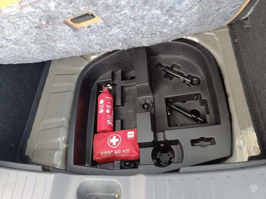 Grey Nissan Juke 2021 in Kaunas, with an engine capacity of 1.00 L and mileage of 57 thousand km for 12300 €, photo 12 on AUTOMOTO.COM.LV