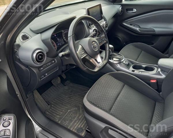 Grey Nissan Juke 2022 in Riga, with an engine capacity of 1.00 L and mileage of 35 thousand km for 16500 €, photo 5 on AUTOMOTO.COM.LV