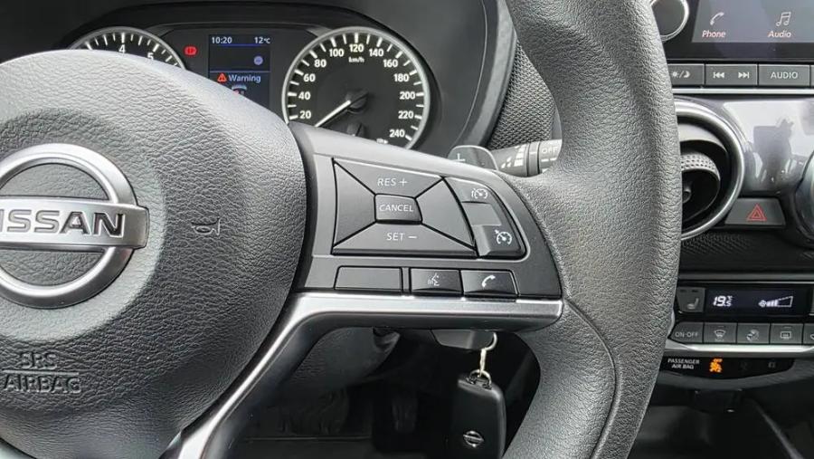 Pelēks Nissan Juke 2022 Rīga, ar dzinēja tilpumu 1.00 L un nobraukumu 100 tūkst. km par 13350 €, foto 17 vietnē AUTOMOTO.COM.LV