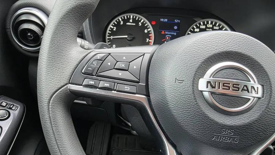 Pelēks Nissan Juke 2022 Rīga, ar dzinēja tilpumu 1.00 L un nobraukumu 100 tūkst. km par 13350 €, foto 18 vietnē AUTOMOTO.COM.LV