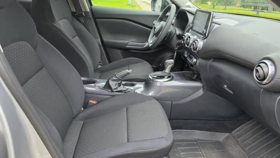 Pelēks Nissan Juke 2022 Rīga, ar dzinēja tilpumu 1.00 L un nobraukumu 100 tūkst. km par 13350 €, foto 26 vietnē AUTOMOTO.COM.LV