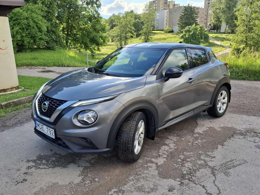 Grey Nissan Juke 2022 in Utena, with an engine capacity of 1.00 L and mileage of 109 thousand km for 13400 €, photo 1 on AUTOMOTO.COM.LV