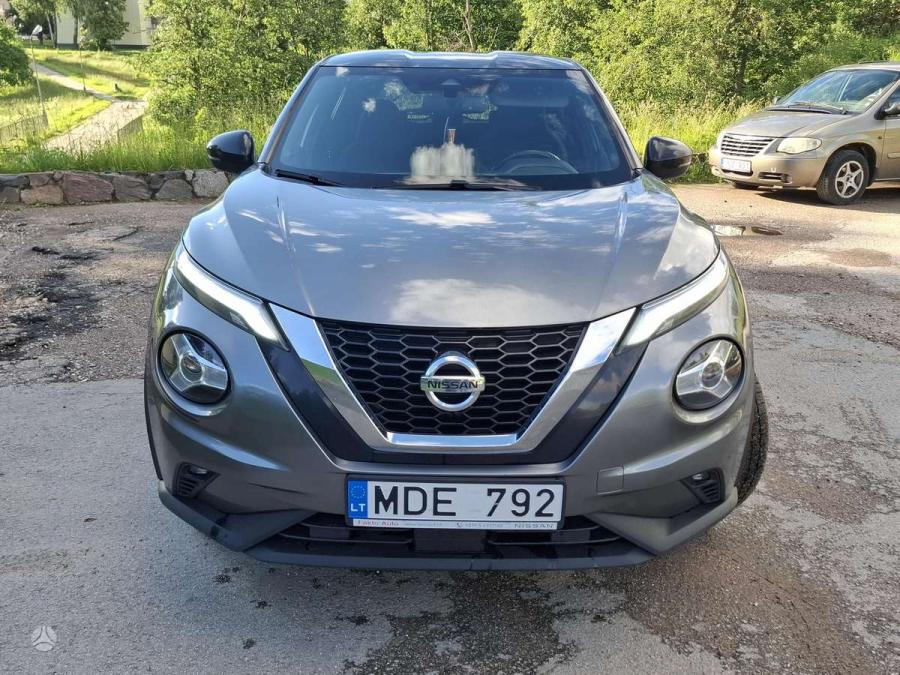 Grey Nissan Juke 2022 in Utena, with an engine capacity of 1.00 L and mileage of 109 thousand km for 13400 €, photo 3 on AUTOMOTO.COM.LV