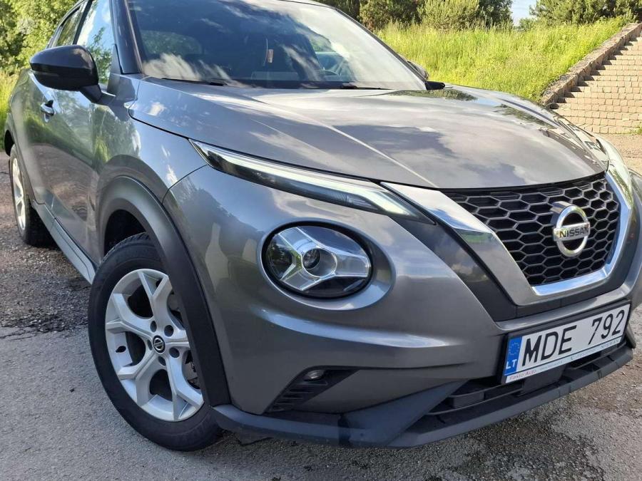 Grey Nissan Juke 2022 in Utena, with an engine capacity of 1.00 L and mileage of 109 thousand km for 13400 €, photo 4 on AUTOMOTO.COM.LV