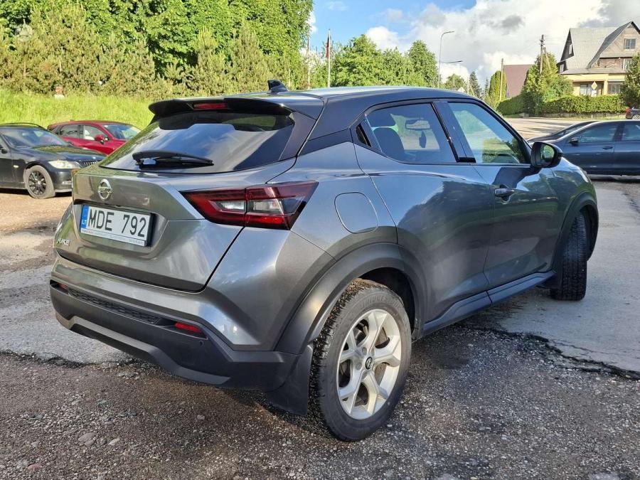 Grey Nissan Juke 2022 in Utena, with an engine capacity of 1.00 L and mileage of 109 thousand km for 13400 €, photo 5 on AUTOMOTO.COM.LV