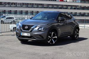 Grey Nissan Juke 2023 in Riga, with an engine capacity of 1.00 L and mileage of 19 thousand km for 19000 €, photo 3 on AUTOMOTO.COM.LV