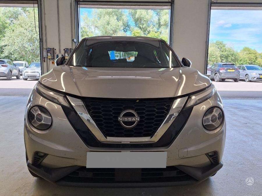 Grey Nissan Juke 2023 in Vilnius, with an engine capacity of 1.00 L and mileage of 57 thousand km for 17775 €, photo 1 on AUTOMOTO.COM.LV