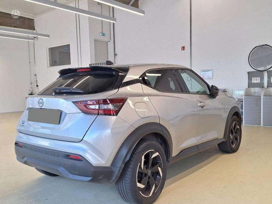 Grey Nissan Juke 2023 in Vilnius, with an engine capacity of 1.00 L and mileage of 57 thousand km for 17775 €, photo 4 on AUTOMOTO.COM.LV