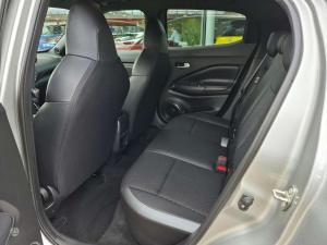 Pelēks Nissan Juke 2023 Viļņa, ar dzinēja tilpumu 1.00 L un nobraukumu 25 tūkst. km par 16500 €, foto 24 vietnē AUTOMOTO.COM.LV