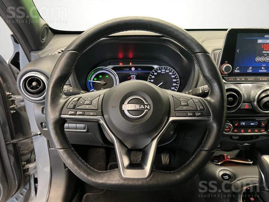 Grey Nissan Juke 2023 in Riga, with an engine capacity of 1.60 L and mileage of 16 thousand km for 19490 €, photo 11 on AUTOMOTO.COM.LV