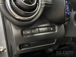 Grey Nissan Juke 2023 in Riga, with an engine capacity of 1.60 L and mileage of 16 thousand km for 19490 €, photo 16 on AUTOMOTO.COM.LV