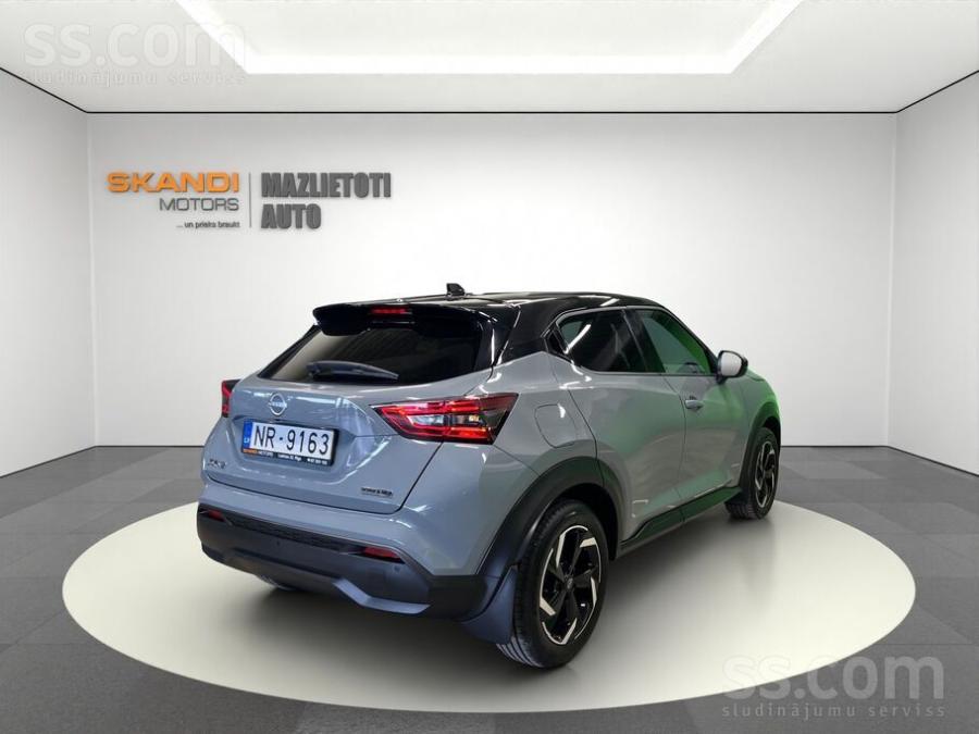 Grey Nissan Juke 2023 in Riga, with an engine capacity of 1.60 L and mileage of 16 thousand km for 19490 €, photo 7 on AUTOMOTO.COM.LV