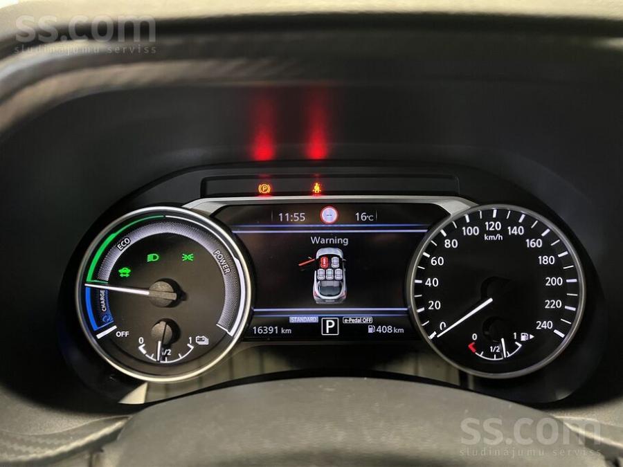 Grey Nissan Juke 2023 in Riga, with an engine capacity of 1.60 L and mileage of 16 thousand km for 19490 €, photo 12 on AUTOMOTO.COM.LV