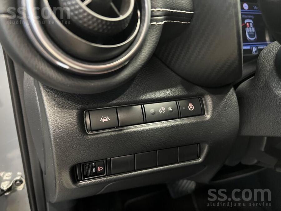 Grey Nissan Juke 2023 in Riga, with an engine capacity of 1.60 L and mileage of 16 thousand km for 19490 €, photo 16 on AUTOMOTO.COM.LV