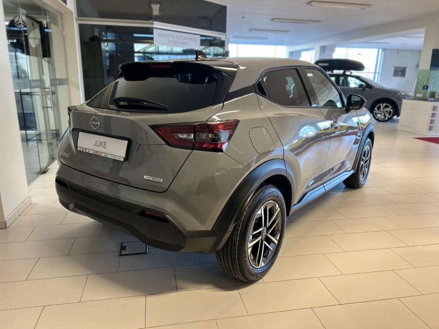 Pelēks Nissan Juke 2026 Šauļi, ar dzinēja tilpumu 1.60 L un nobraukumu 11 tūkst. km par 27590 €, foto 3 vietnē AUTOMOTO.COM.LV
