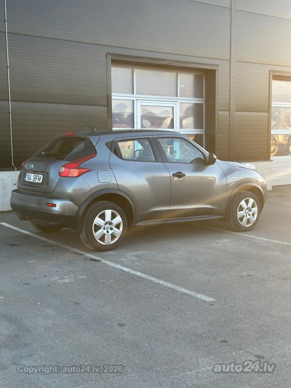 Pelēks Nissan Juke 2011 Tallina, ar dzinēja tilpumu 1.60 L un nobraukumu 119 tūkst. km par 5000 €, foto 3 vietnē AUTOMOTO.COM.LV