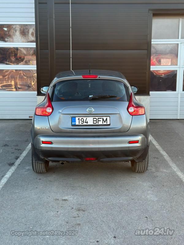 Pelēks Nissan Juke 2011 Tallina, ar dzinēja tilpumu 1.60 L un nobraukumu 119 tūkst. km par 5000 €, foto 5 vietnē AUTOMOTO.COM.LV