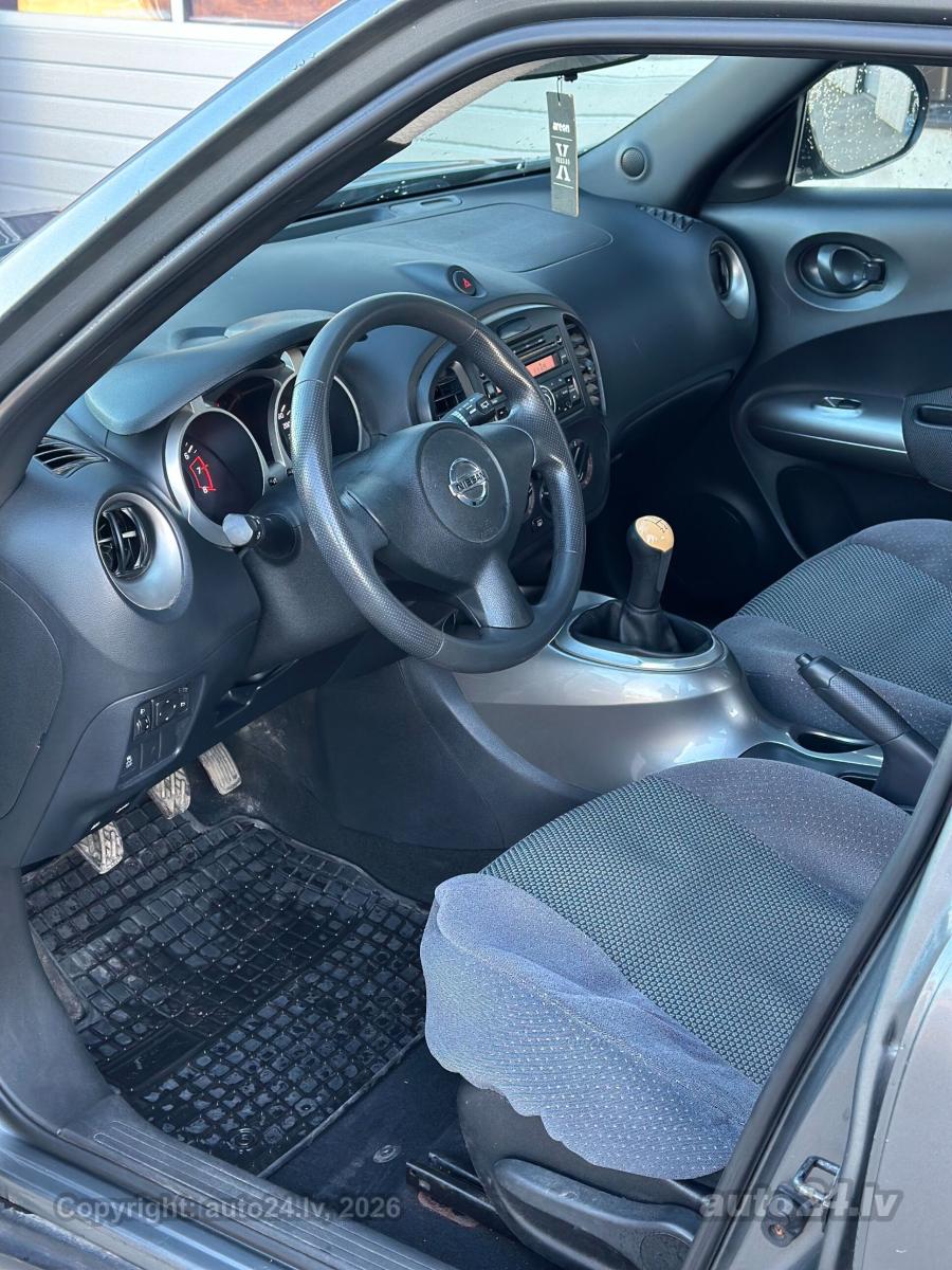 Pelēks Nissan Juke 2011 Tallina, ar dzinēja tilpumu 1.60 L un nobraukumu 119 tūkst. km par 5000 €, foto 10 vietnē AUTOMOTO.COM.LV