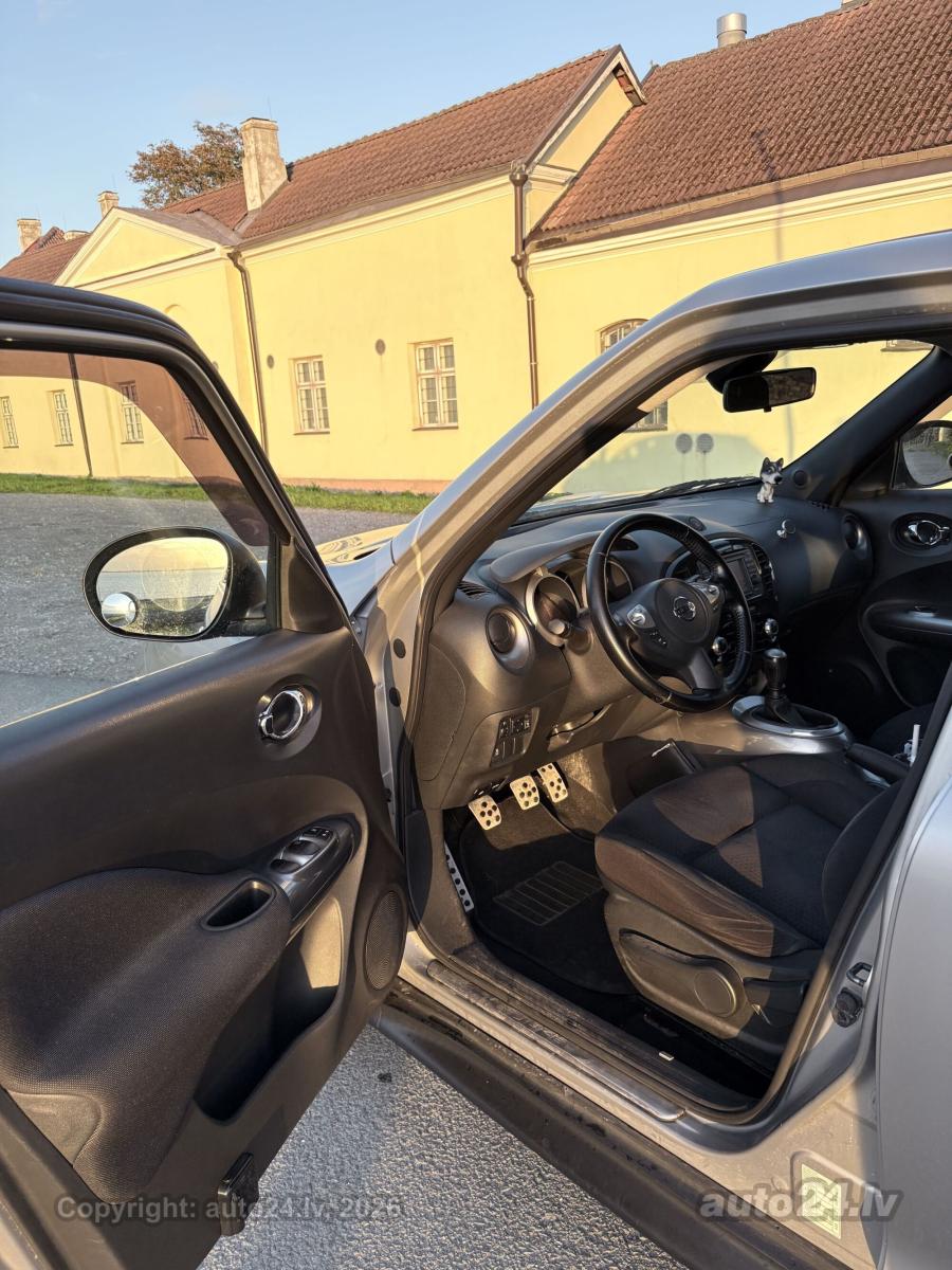 Pelēks Nissan Juke 2011 Tallina, ar dzinēja tilpumu 1.60 L un nobraukumu 129 tūkst. km par 8970 €, foto 3 vietnē AUTOMOTO.COM.LV