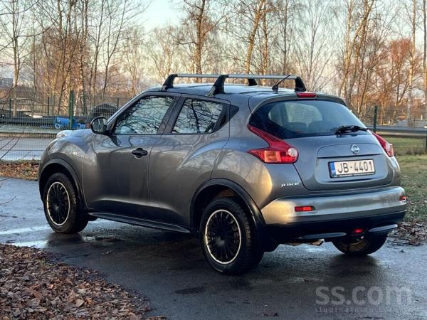 Grey Nissan Juke 2012 in Riga, with an engine capacity of 1.60 L and mileage of 340 thousand km for 3300 €, photo 4 on AUTOMOTO.COM.LV