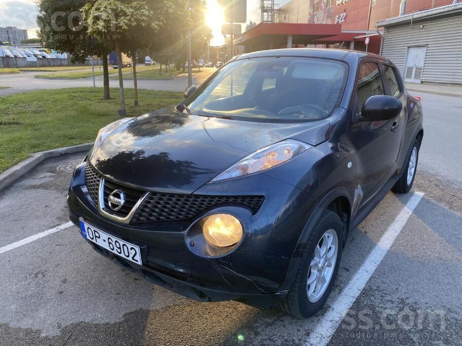 Grey Nissan Juke 2012 in Riga, with an engine capacity of 1.60 L and mileage of 175 thousand km for 5880 €, photo 1 on AUTOMOTO.COM.LV