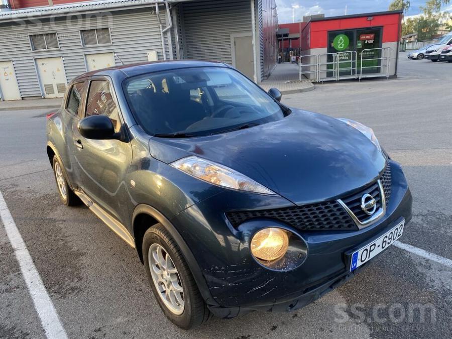 Grey Nissan Juke 2012 in Riga, with an engine capacity of 1.60 L and mileage of 175 thousand km for 5880 €, photo 3 on AUTOMOTO.COM.LV