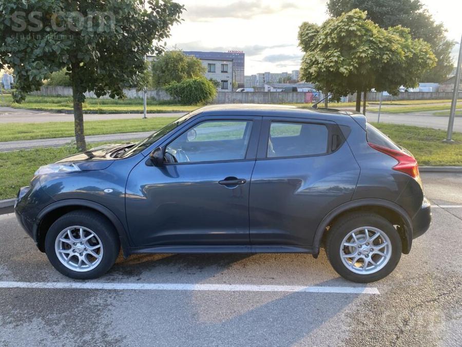 Grey Nissan Juke 2012 in Riga, with an engine capacity of 1.60 L and mileage of 175 thousand km for 5880 €, photo 8 on AUTOMOTO.COM.LV