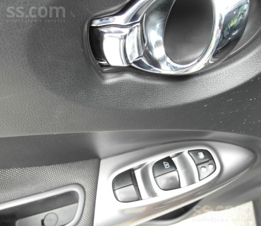 Grey Nissan Juke 2012 in Riga, with an engine capacity of 1.60 L and mileage of 149 thousand km for 4950 €, photo 8 on AUTOMOTO.COM.LV