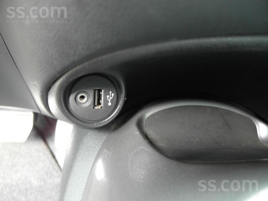 Grey Nissan Juke 2012 in Riga, with an engine capacity of 1.60 L and mileage of 149 thousand km for 4950 €, photo 20 on AUTOMOTO.COM.LV