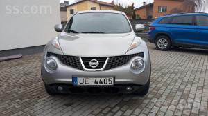 Pelēks Nissan Juke 2013 Ventspils, ar dzinēja tilpumu 1.60 L un nobraukumu 106 tūkst. km par 5000 €, foto  vietnē AUTOMOTO.COM.LV