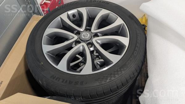 Pelēks Nissan Juke 2013 Ventspils, ar dzinēja tilpumu 1.60 L un nobraukumu 106 tūkst. km par 5000 €, foto 2 vietnē AUTOMOTO.COM.LV
