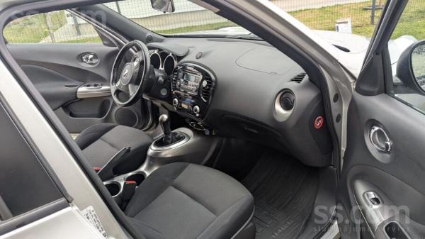 Pelēks Nissan Juke 2013 Ventspils, ar dzinēja tilpumu 1.60 L un nobraukumu 106 tūkst. km par 5000 €, foto 4 vietnē AUTOMOTO.COM.LV