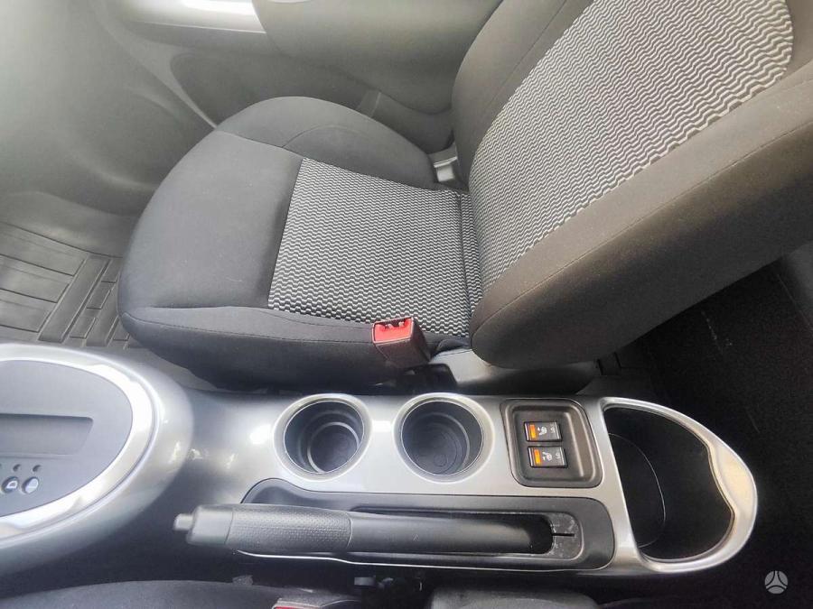 Pelēks Nissan Juke 2017 Kauņa, ar dzinēja tilpumu 1.60 L un nobraukumu 78 tūkst. km par 10900 €, foto 16 vietnē AUTOMOTO.COM.LV