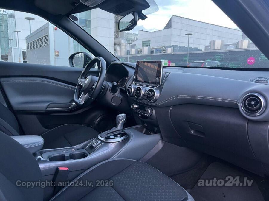 Grey Nissan Juke 2021 in Tallinn, with an engine capacity of 1.00 L and mileage of 51 thousand km for 16500 €, photo 4 on AUTOMOTO.COM.LV