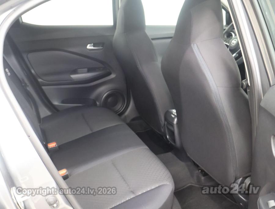 Grey Nissan Juke 2021 in Tallinn, with an engine capacity of 1.00 L and mileage of 36 thousand km for 14900 €, photo 11 on AUTOMOTO.COM.LV