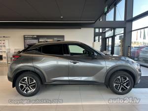Pelēks Nissan Juke 2026 Tartu, ar dzinēja tilpumu 1.00 L un nobraukumu 1 tūkst. km par 24690 €, foto 2 vietnē AUTOMOTO.COM.LV