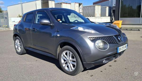 Grey Nissan Juke 2011 in Panevezys, with an engine capacity of 1.50 L and mileage of 190 thousand km for 3900 €, photo 1 on AUTOMOTO.COM.LV