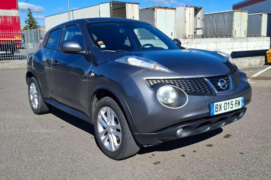 Grey Nissan Juke 2011 in Panevezys, with an engine capacity of 1.50 L and mileage of 190 thousand km for 3900 €, photo 7 on AUTOMOTO.COM.LV