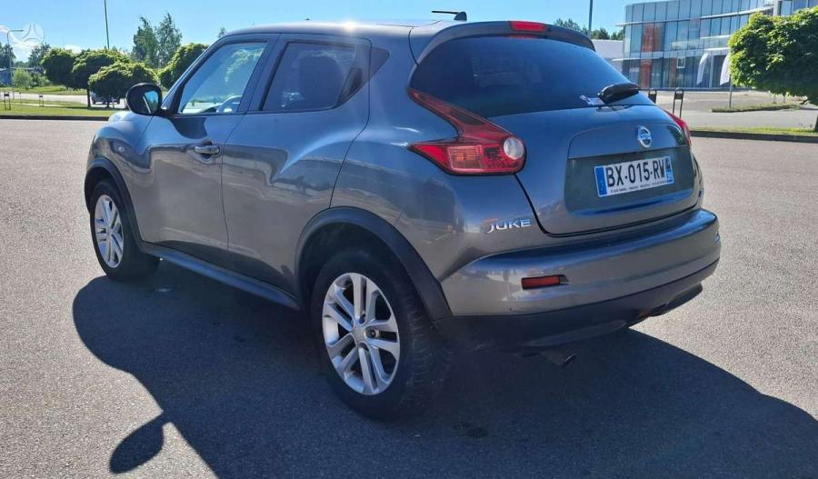 Grey Nissan Juke 2011 in Panevezys, with an engine capacity of 1.50 L and mileage of 190 thousand km for 3900 €, photo 8 on AUTOMOTO.COM.LV