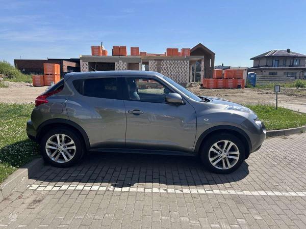Grey Nissan Juke 2012 in Klaipeda, with an engine capacity of 1.46 L and mileage of 202 thousand km for 3900 €, photo 3 on AUTOMOTO.COM.LV