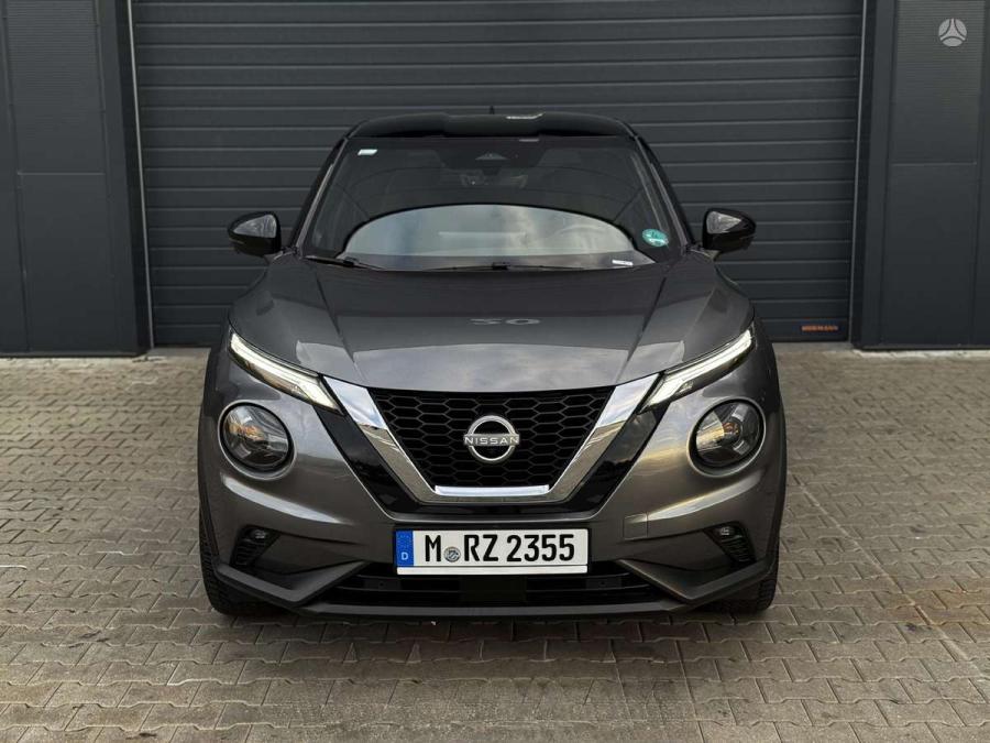 Pelēks Nissan Juke 2025 Klaipėda, ar dzinēja tilpumu 1.00 L un nobraukumu 9 tūkst. km par 18450 €, foto 1 vietnē AUTOMOTO.COM.LV