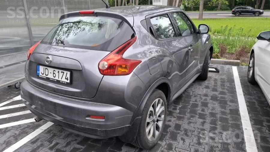 Grey Nissan Juke 2012 in Jurmala, with an engine capacity of 1.60 L and mileage of 232 thousand km for 5700 €, photo 5 on AUTOMOTO.COM.LV