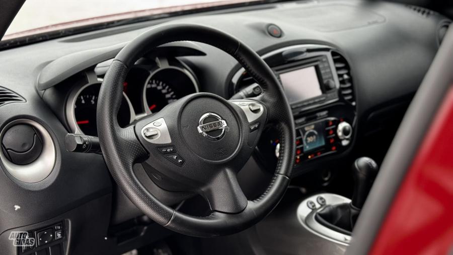 Sarkans Nissan Juke 2010 Radviliškis, ar dzinēja tilpumu 1.60 L un nobraukumu 135 tūkst. km par 4750 €, foto 14 vietnē AUTOMOTO.COM.LV