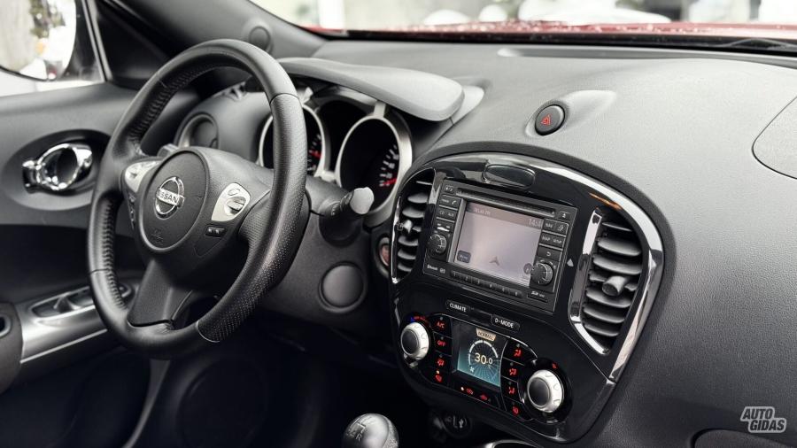 Sarkans Nissan Juke 2010 Radviliškis, ar dzinēja tilpumu 1.60 L un nobraukumu 135 tūkst. km par 4750 €, foto 15 vietnē AUTOMOTO.COM.LV