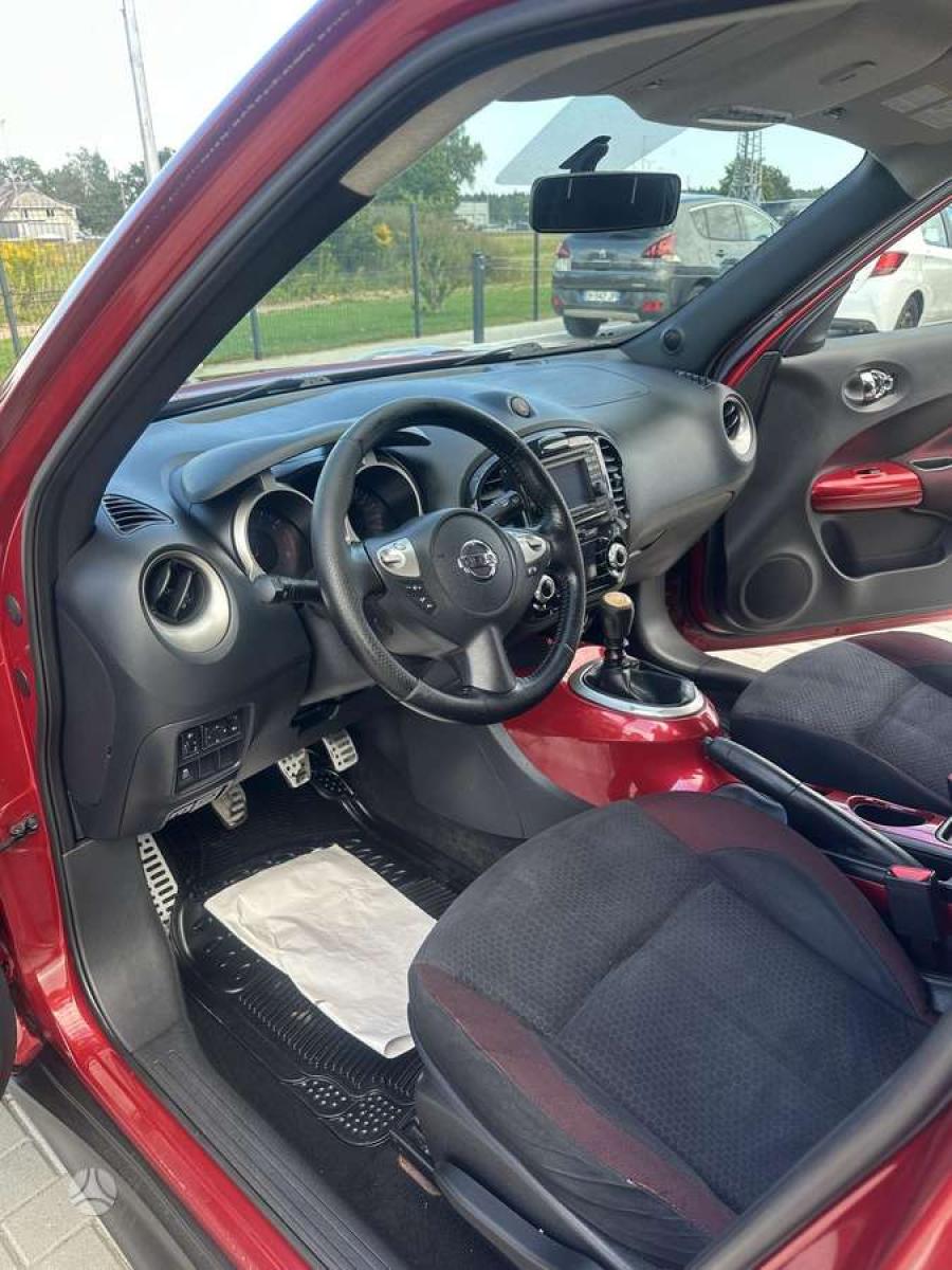 Red Nissan Juke 2010 in Taurage, with an engine capacity of 1.62 L and mileage of 223 thousand km for 4500 €, photo 8 on AUTOMOTO.COM.LV