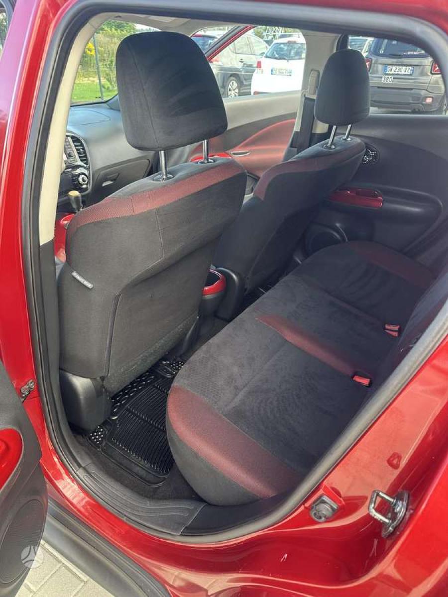 Red Nissan Juke 2010 in Taurage, with an engine capacity of 1.62 L and mileage of 223 thousand km for 4500 €, photo 9 on AUTOMOTO.COM.LV