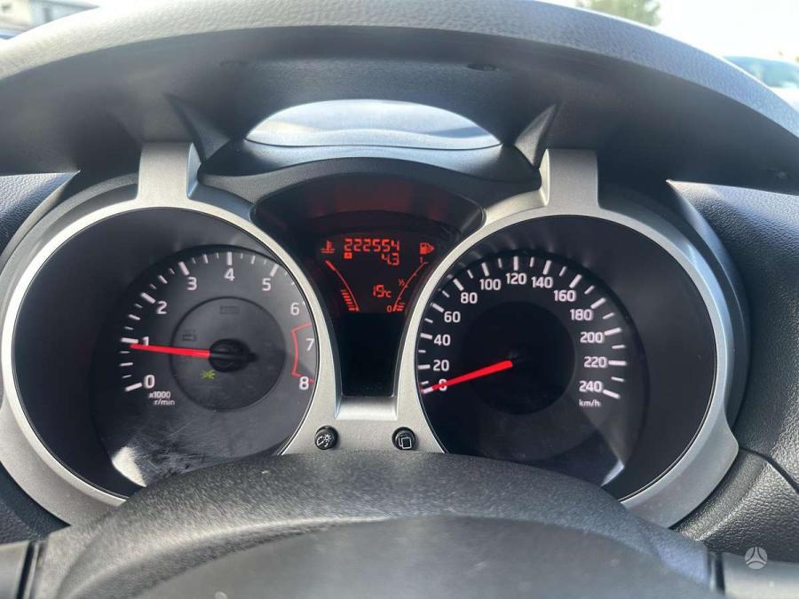 Red Nissan Juke 2010 in Taurage, with an engine capacity of 1.62 L and mileage of 223 thousand km for 4500 €, photo 16 on AUTOMOTO.COM.LV